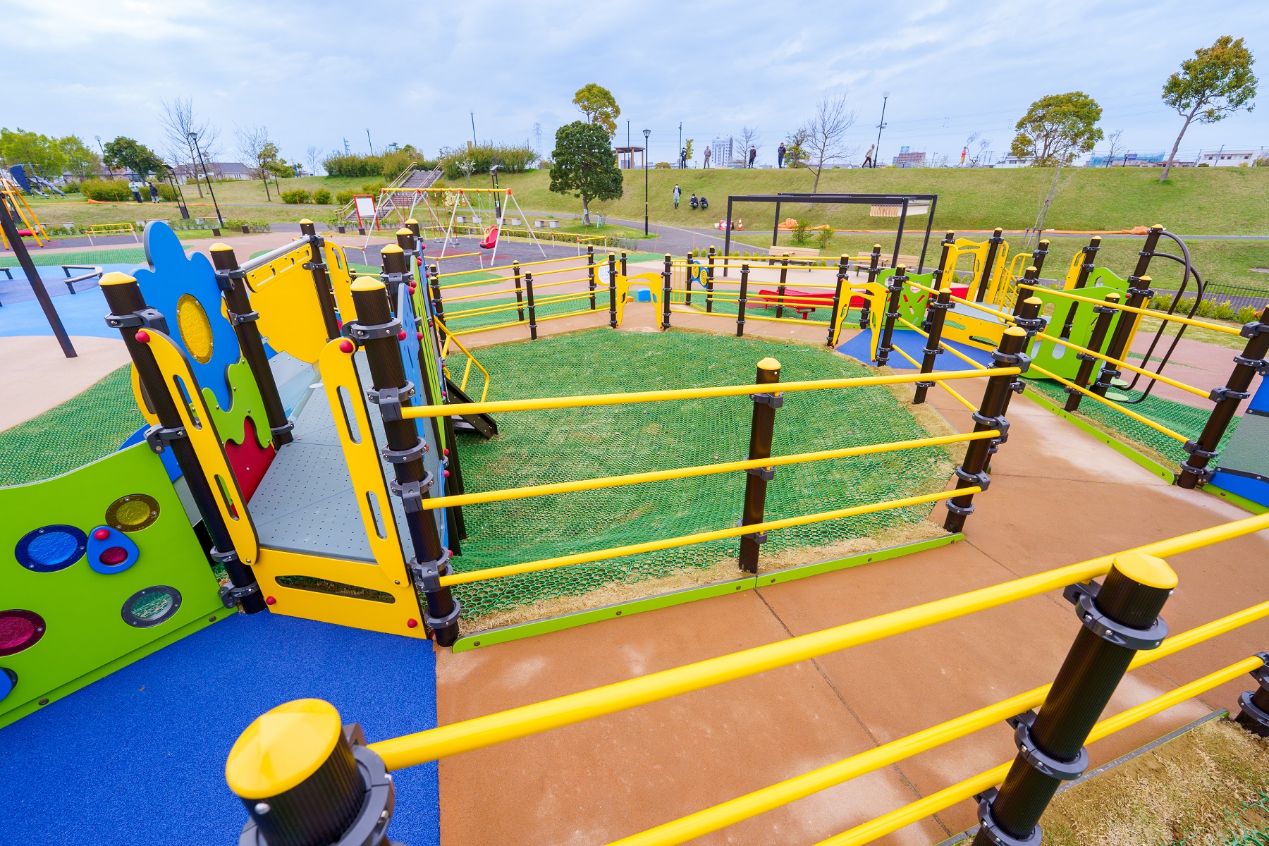 上総更級公園にインクルーシブ広場がオープン | 市原市ウェブサイト